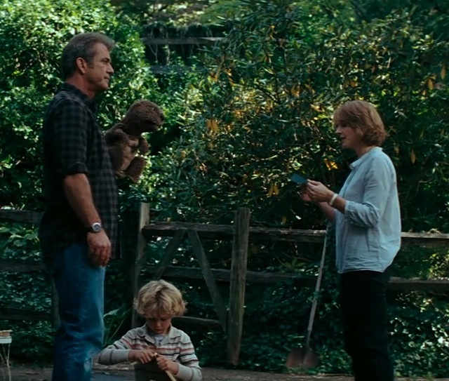 Mel Gibson Ruins Jodie Foster’s Beaver – Heeb